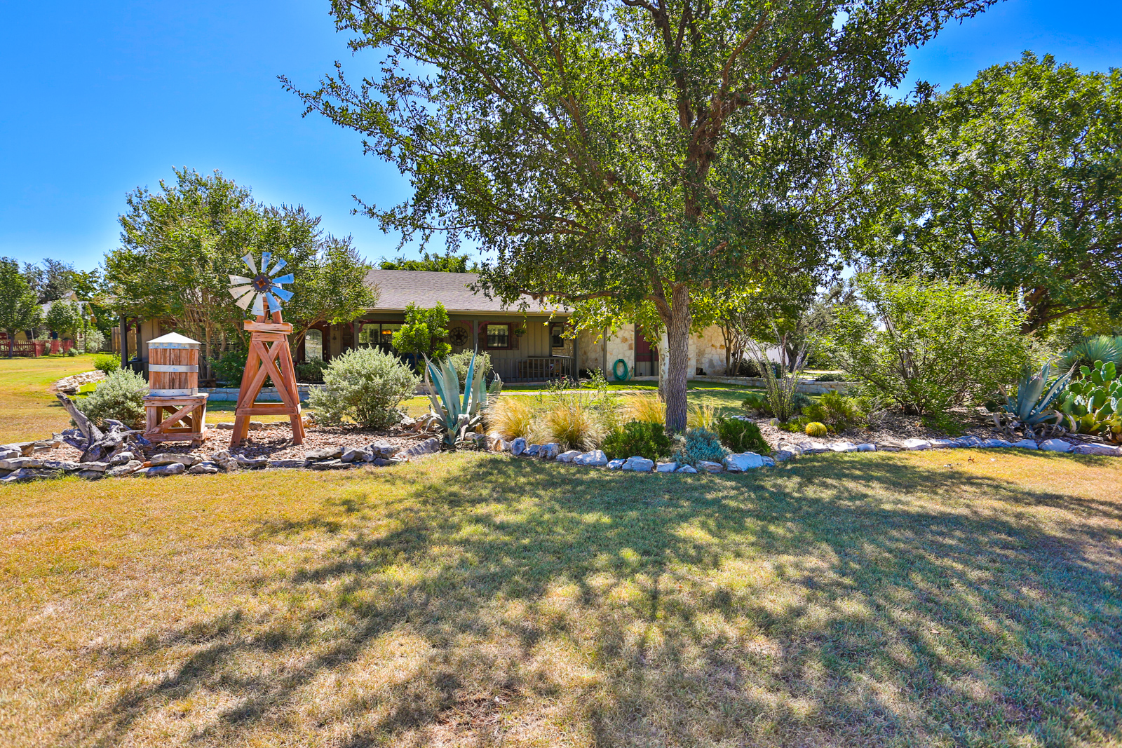 Cute as a Button Country Setting - Comfort Home for Sale